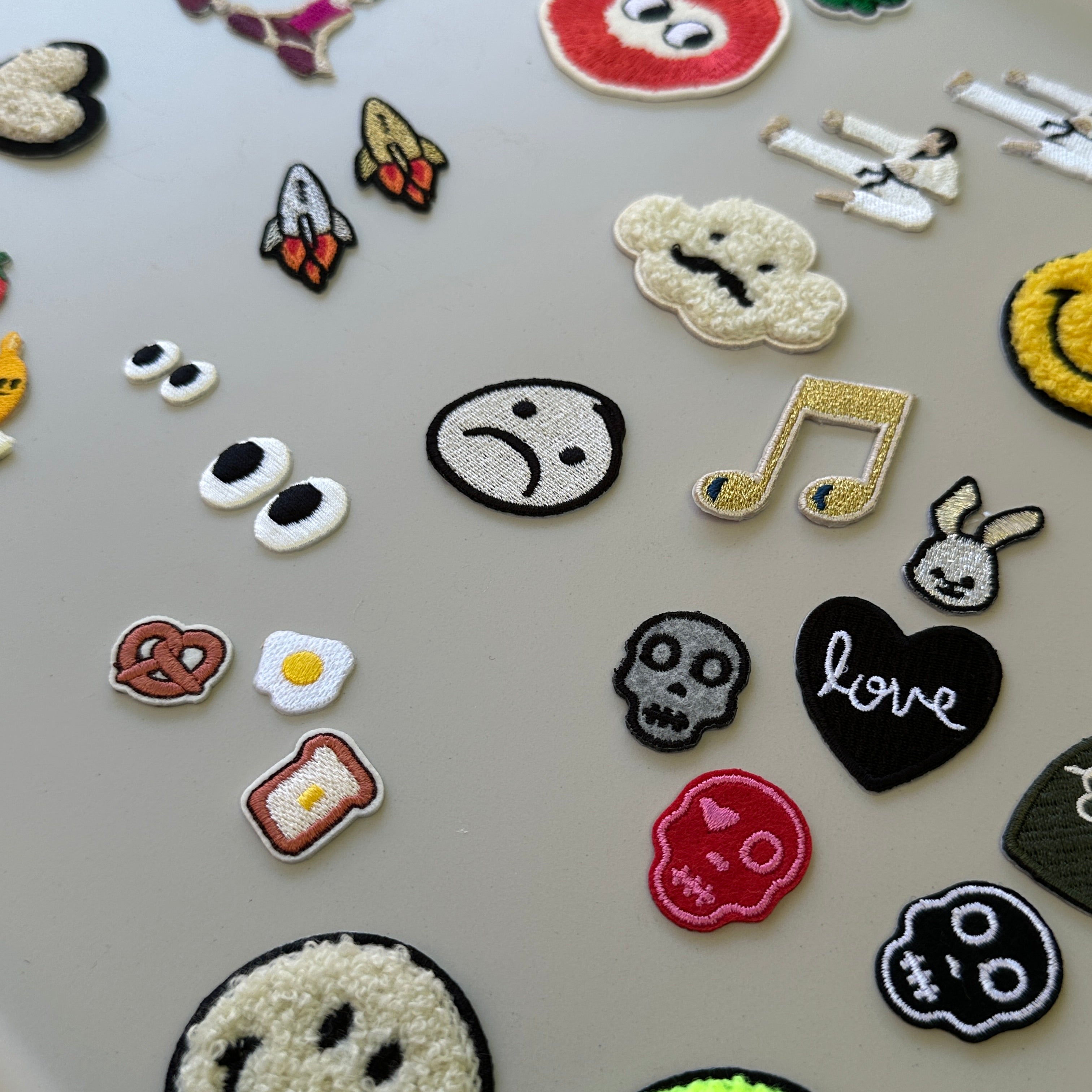 Patches & Pins – Dotori Dotori